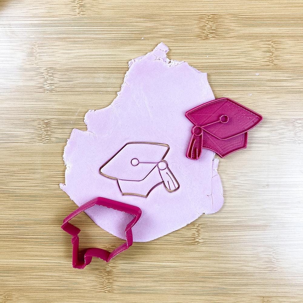 Graduation cap cookie cutter and stamp – Frosted Cutters